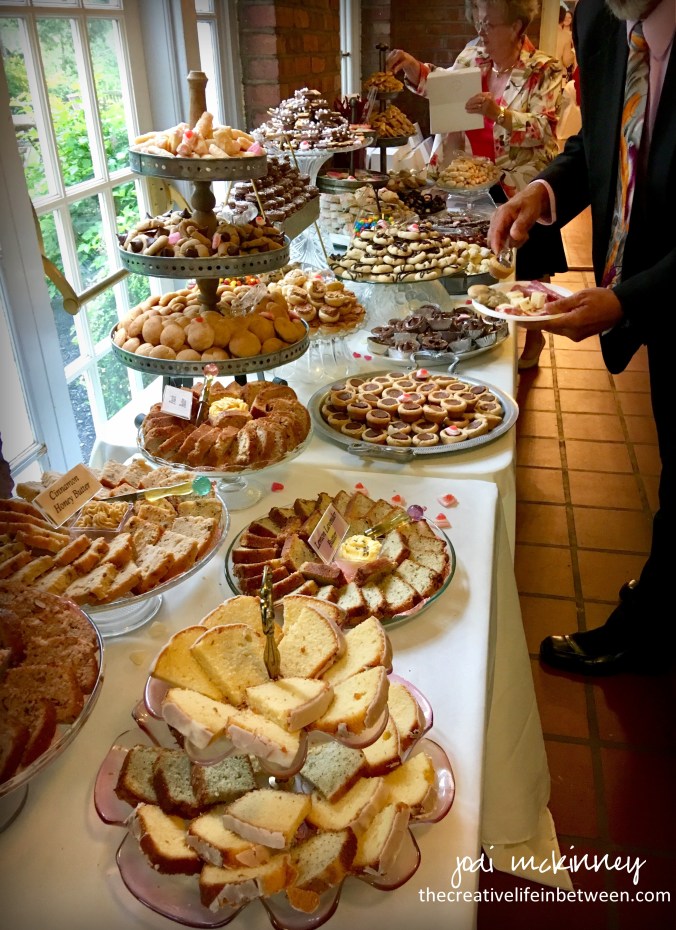 The Wedding Cookie Table: A Pittsburgh Tradition | the creative life in ...