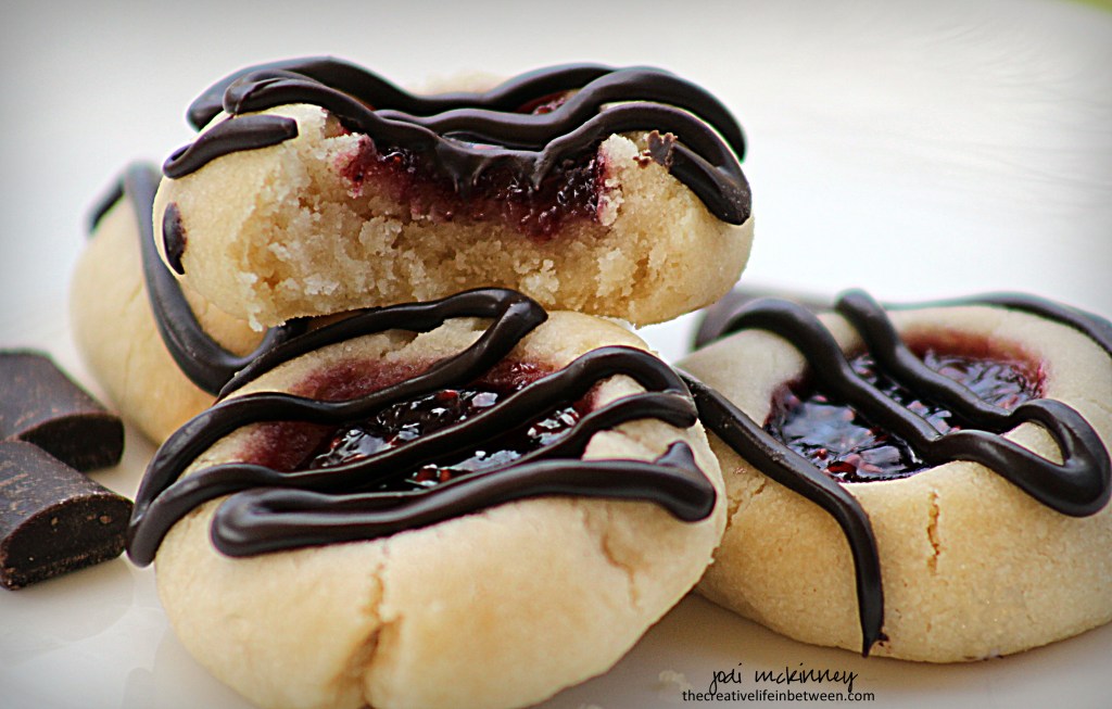 Raspberry Dark Chocolate Shortbread Cookies | the creative life in between