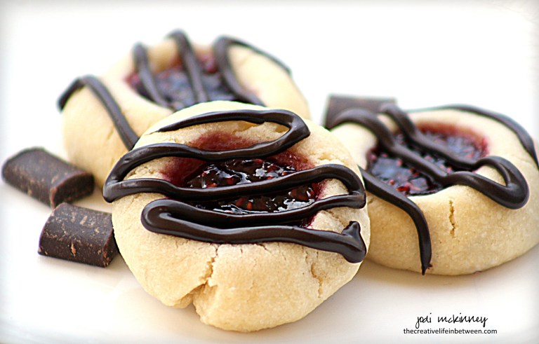Raspberry Dark Chocolate Shortbread Cookies | the creative life in between