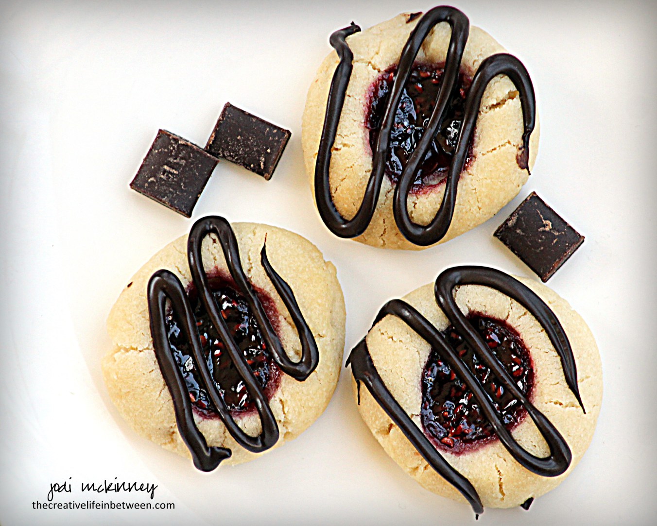 Raspberry Dark Chocolate Shortbread Cookies | the creative life in between