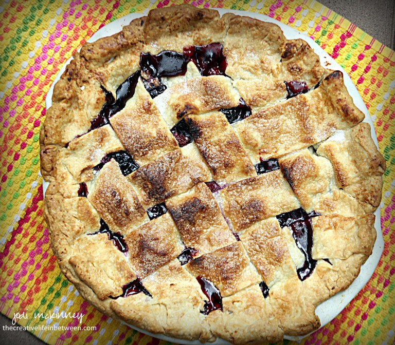 Fresh Red Raspberry & Blueberry Pie | the creative life in between