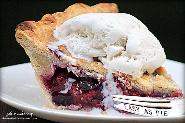 Fresh Red Raspberry & Blueberry Pie | the creative life in between