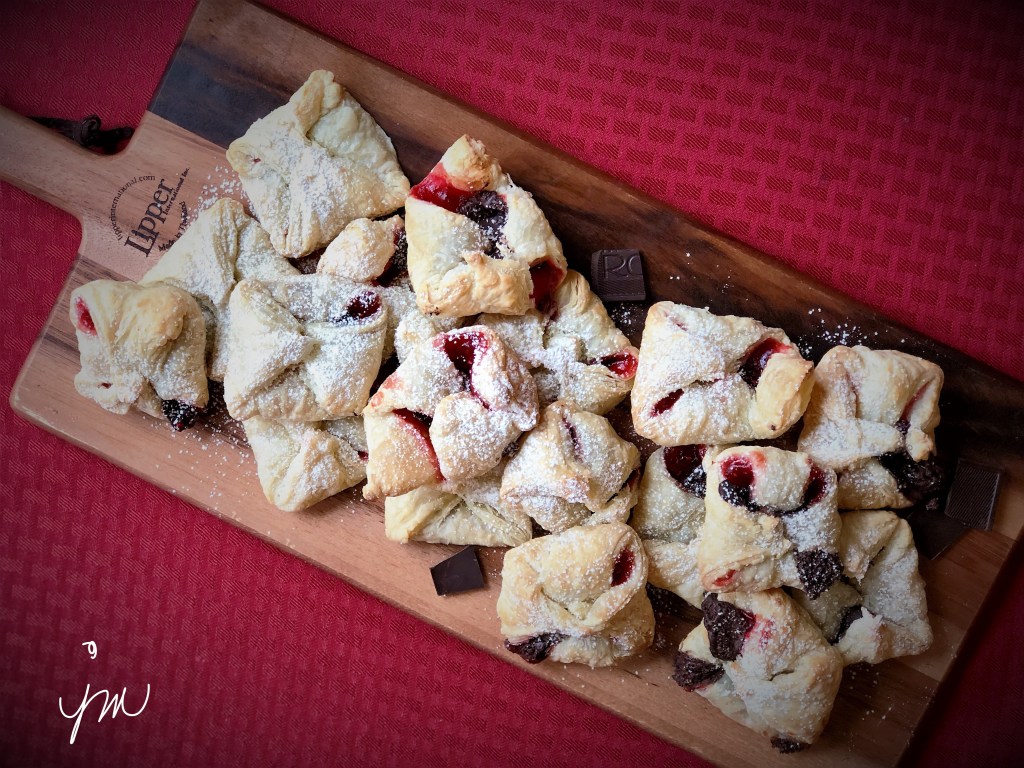 Red Raspberry Dark Chocolate Puff Pastry Tarts | the creative life in ...